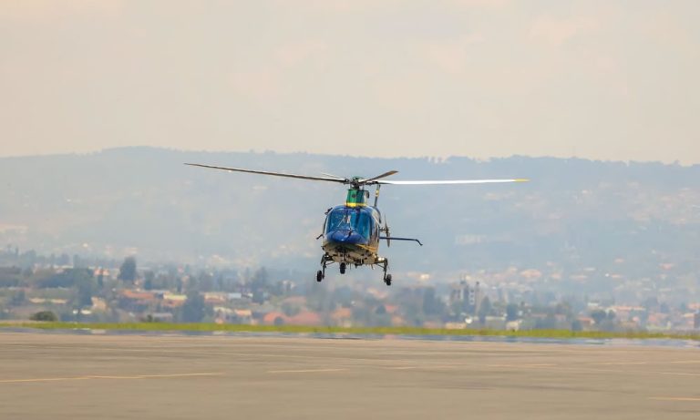 4 Days Rwanda Safari with Helicopter Flight | Rwanda Luxury Tour.